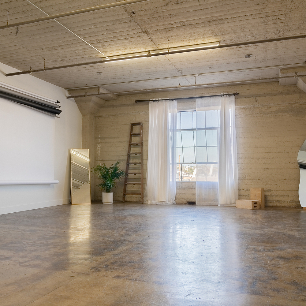 Space For Arts - Art District Photo Studio with 6th Bridge View